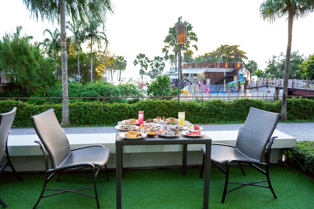 Fisherman BBQ Buffet - Mövenpick Siam Hotel Na Jomtien Pattaya